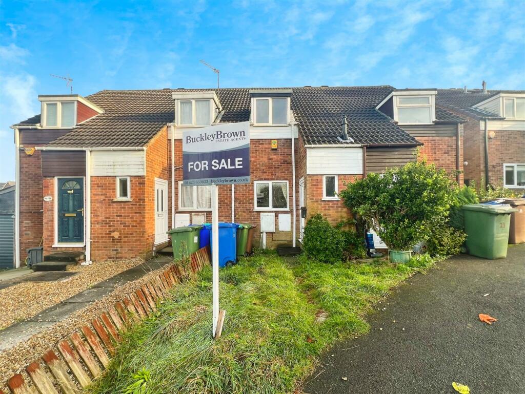 2 bedroom terraced house for sale in Maple Close, Forest Town ...