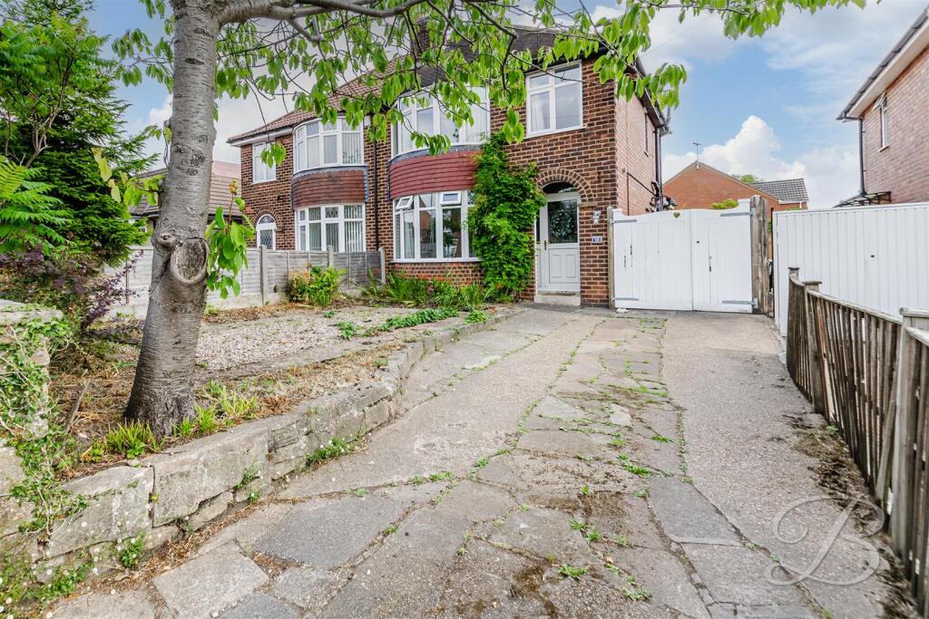 3 bedroom semi-detached house for sale in Sheepbridge Lane, Mansfield, NG18