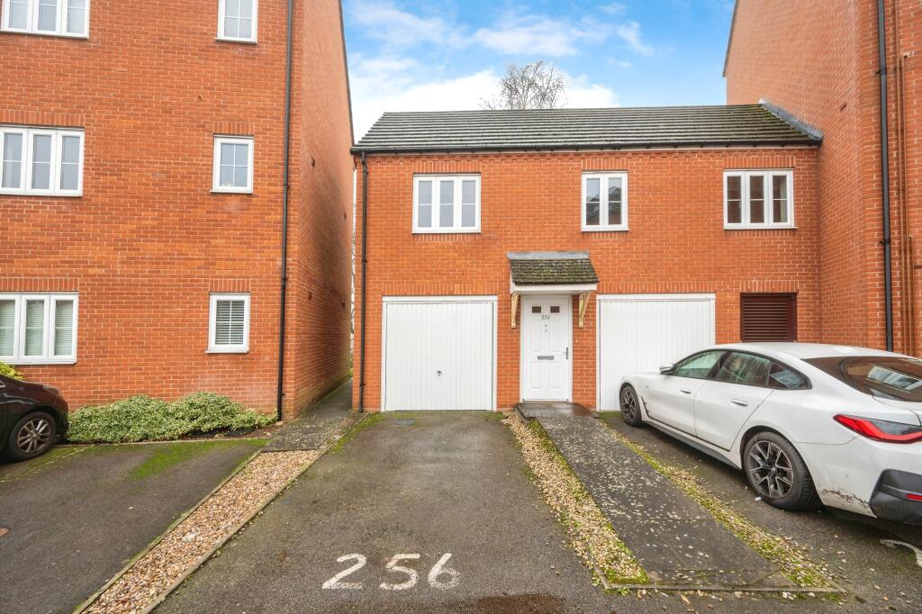 2 bedroom coach house for sale in Wharf Lane, Solihull, B91