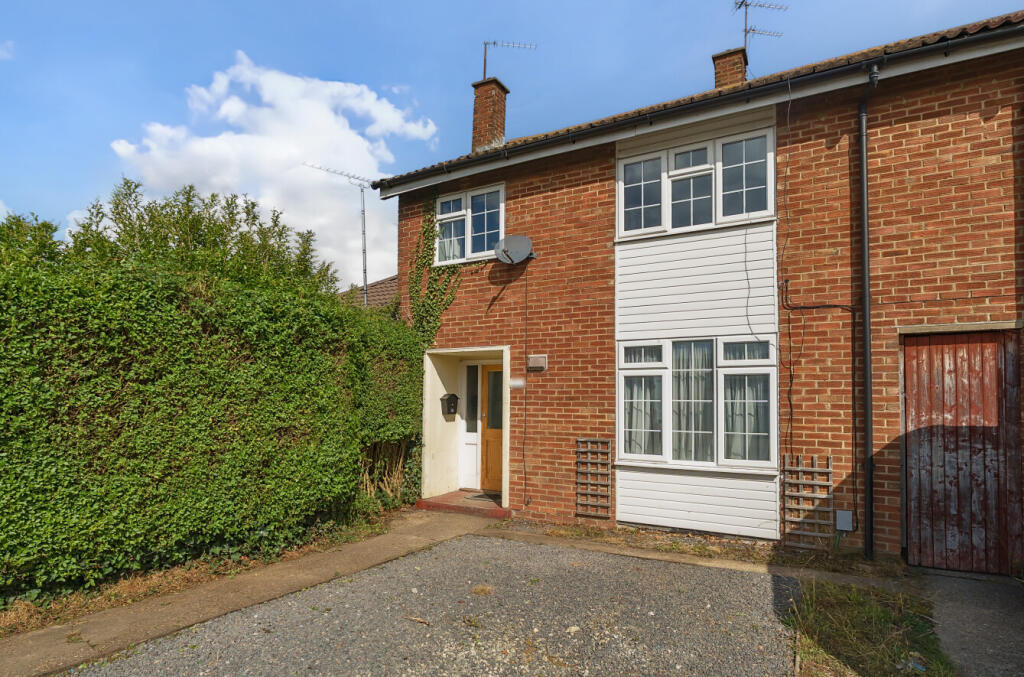 3 bedroom terraced house for sale in Tithe Farm Road, Houghton Regis ...
