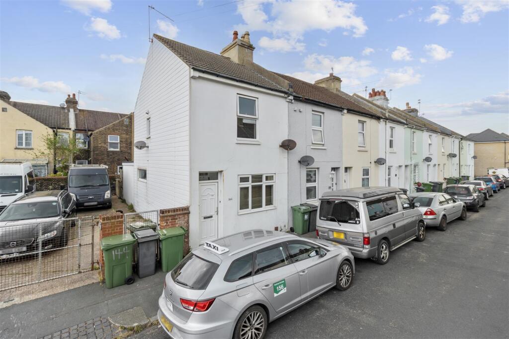 2 bedroom house for sale in Longstone Road, Eastbourne, BN22