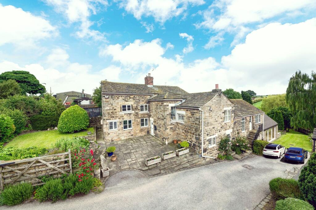 4 bedroom detached house for sale in The Crofts, George Lane, Notton ...