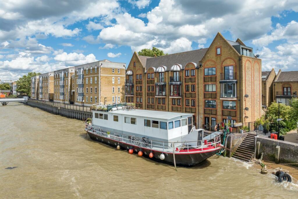 4 bedroom house boat for sale in Rotherhithe Street, Rotherhithe, SE16