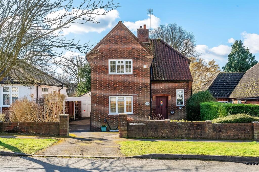 3 bedroom house for sale in Stag Leys, Ashtead KT21