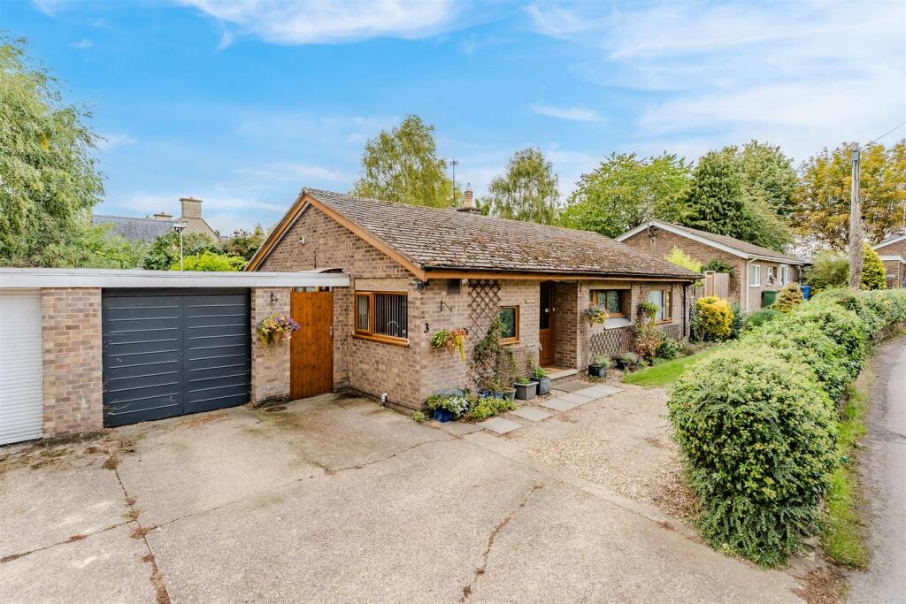 3 bedroom detached bungalow for sale in Kettering Road, Pytchley,, NN14