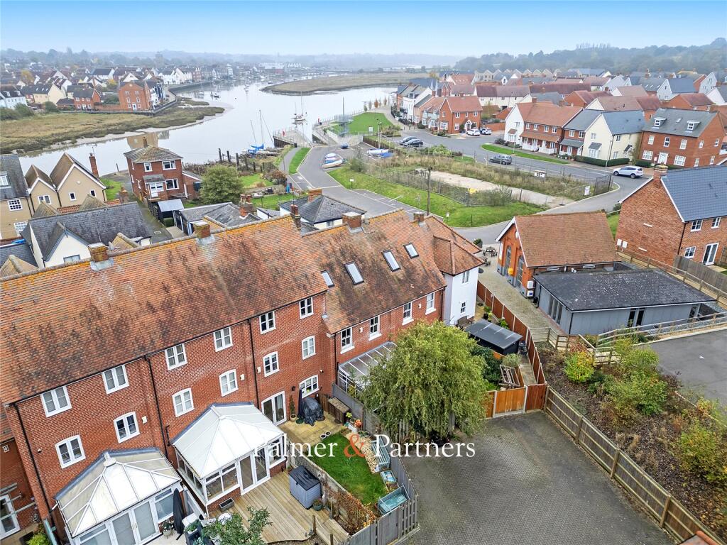 3 bedroom terraced house for sale in High Street, Rowhedge, Colchester ...