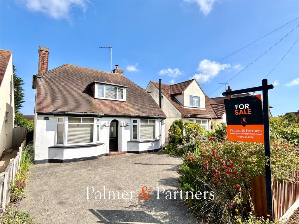 3 bedroom detached house for sale in Walton Road, Walton on the Naze ...