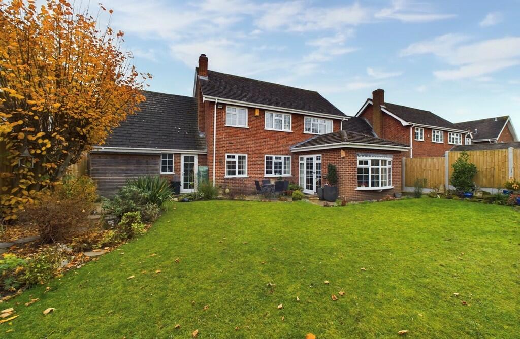 4 bedroom detached house for sale in Dark Lane, Alrewas, DE13