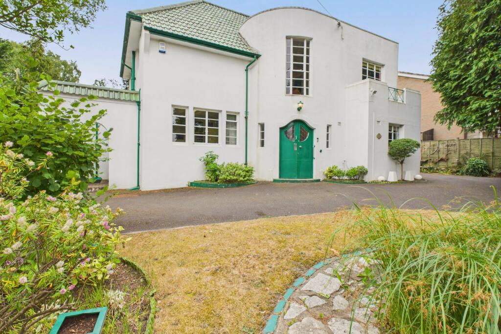 4 bedroom detached house for sale in Upton Way, Broadstone, Dorset, BH18