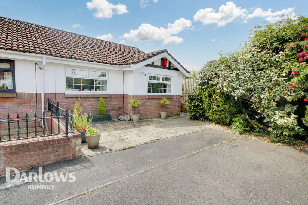 2 bedroom bungalow for sale in Fieldfare Drive, Cardiff, CF3