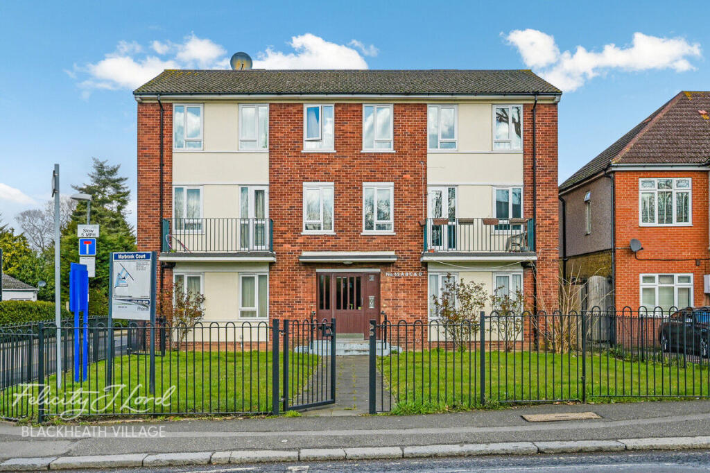 3 bedroom apartment for sale in Chinbrook Road, London, SE12