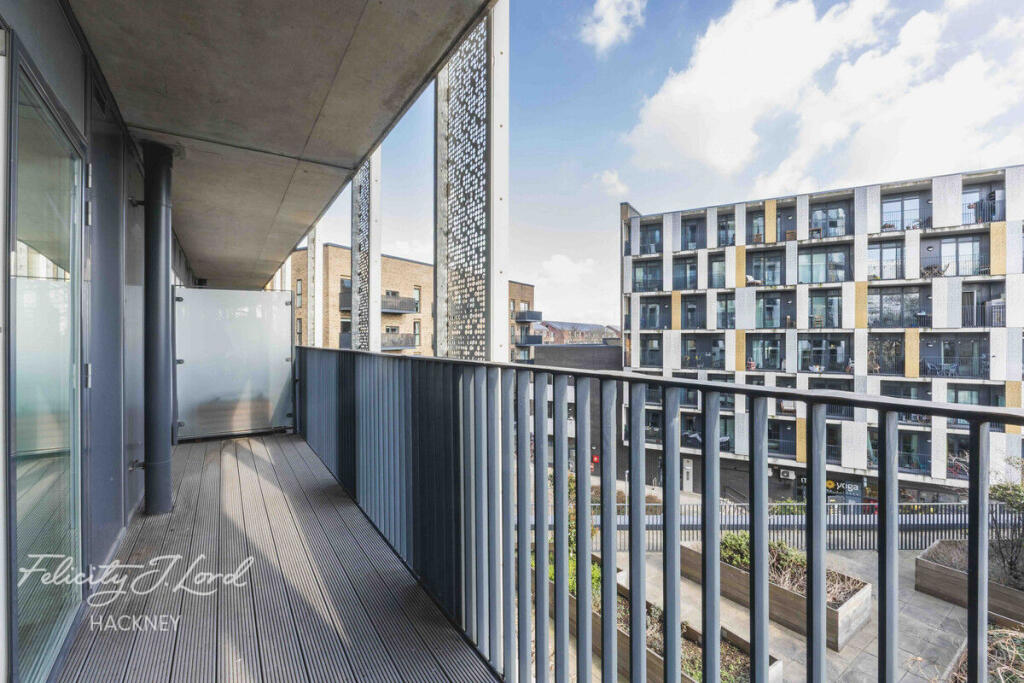 1 bedroom flat for sale in Atkins Square, LONDON, E8