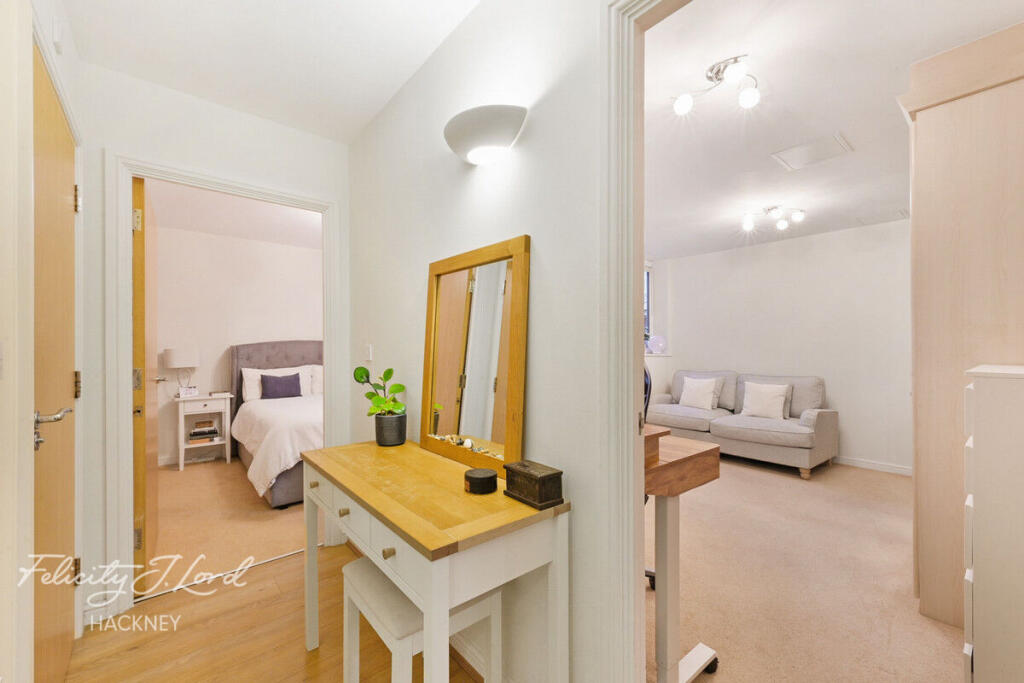 2 bedroom flat for sale in Hacon Square, Richmond Road, Hackney, E8