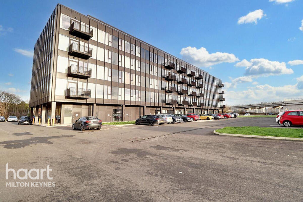 2 bedroom apartment for sale in Buckingham Road, Bletchley, MK3