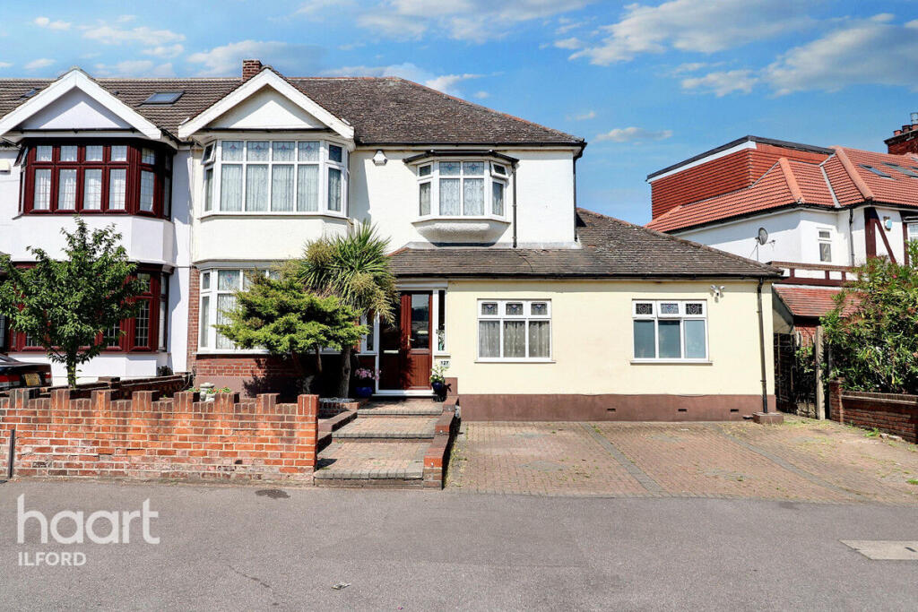 5 bedroom semi-detached house for sale in Upney Lane, Barking, IG11