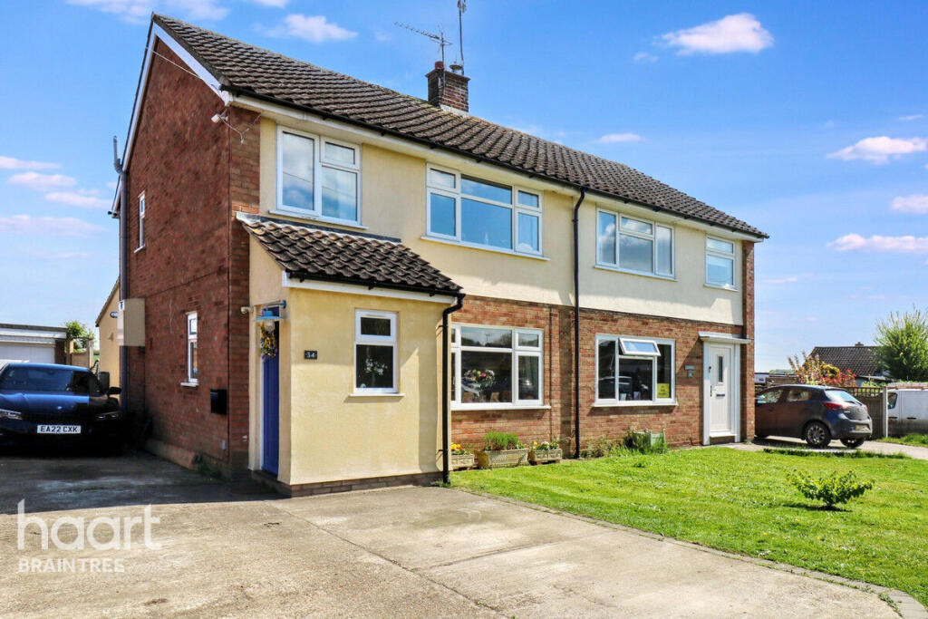 3 bedroom semi-detached house for sale in Sarcel, Braintree, CM77