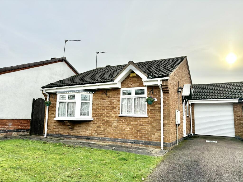 2 bedroom detached bungalow for sale in Gilmorton Avenue, Leicester ...
