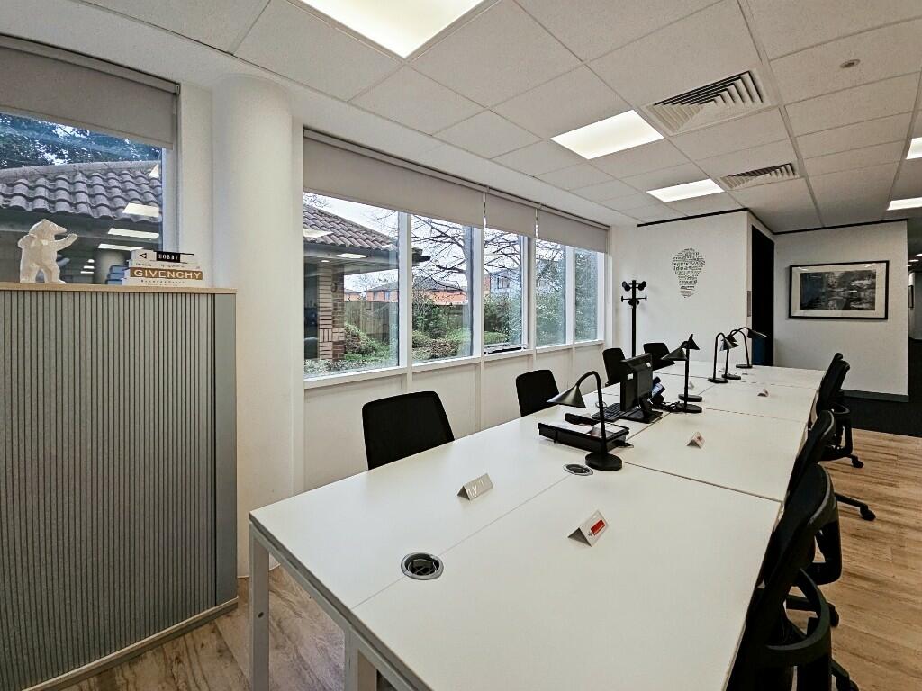 Serviced office to lease in The Gatehouse, Gatehouse Way, Aylesbury ...