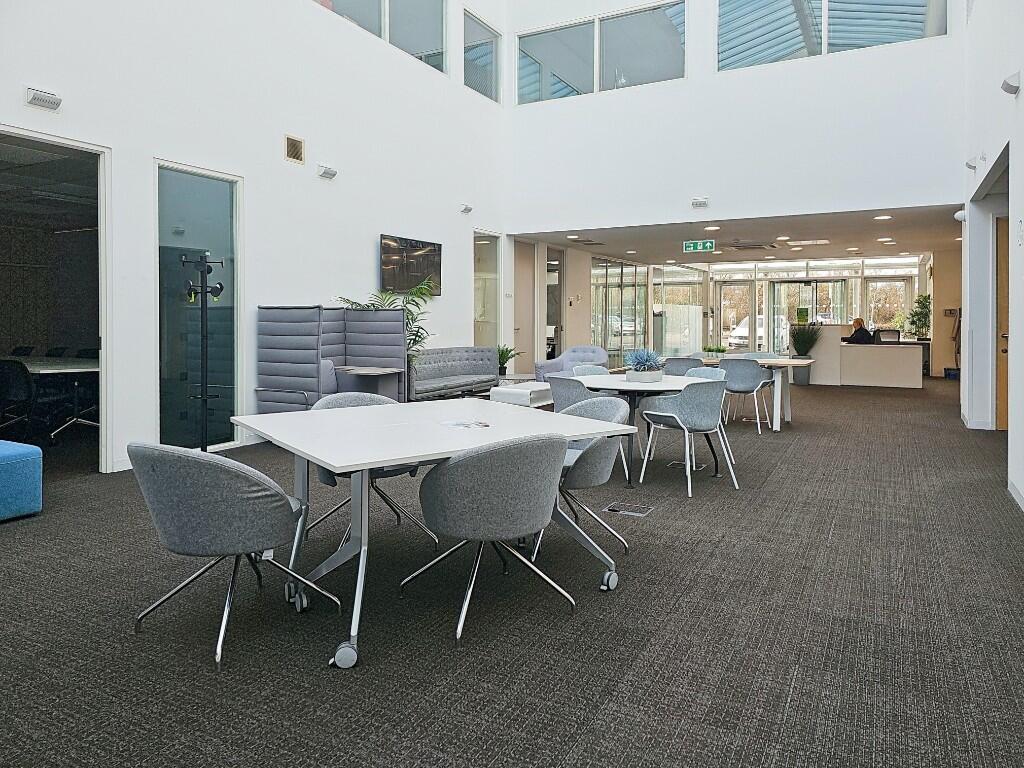 Serviced office to lease in George Curl Way, SO18