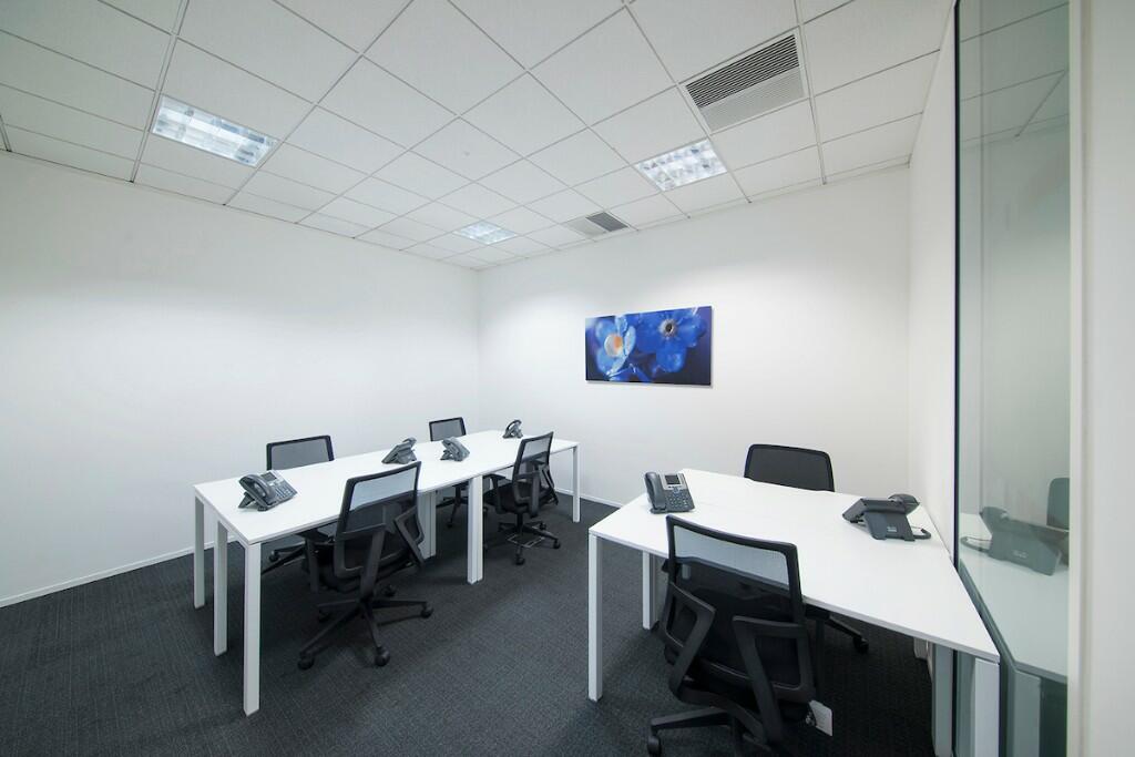 Office to lease in 268 Bath Road, Slough, SL1 4DX, SL1