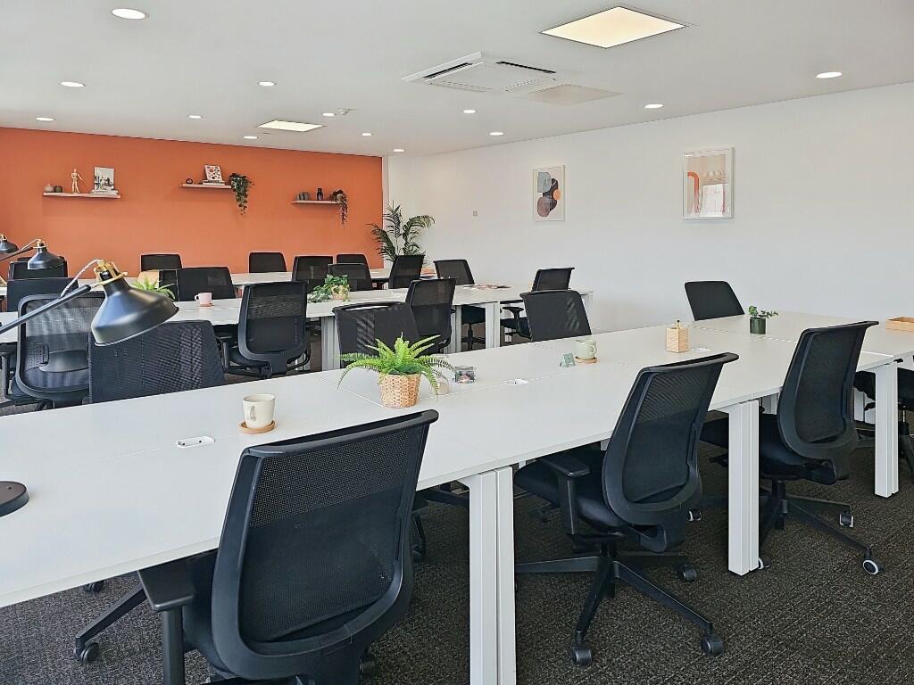 Serviced office to lease in International House, Southampton ...