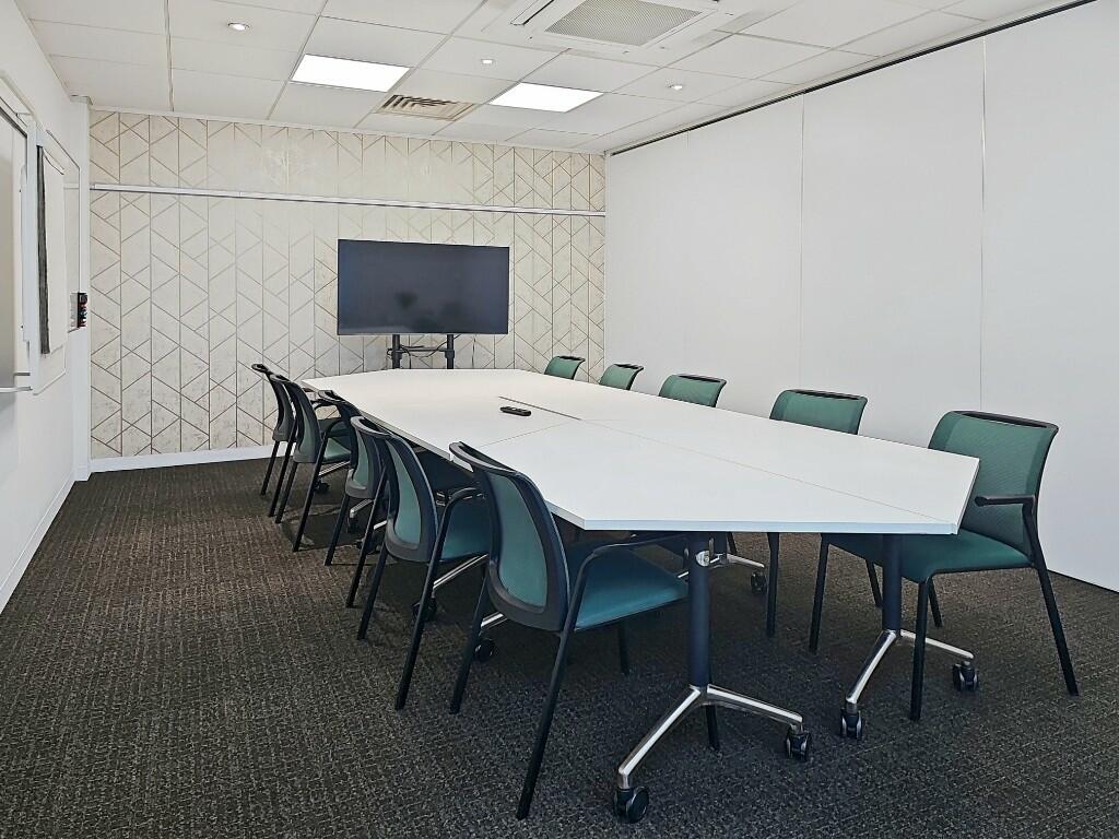 Serviced office to lease in International House, Southampton ...