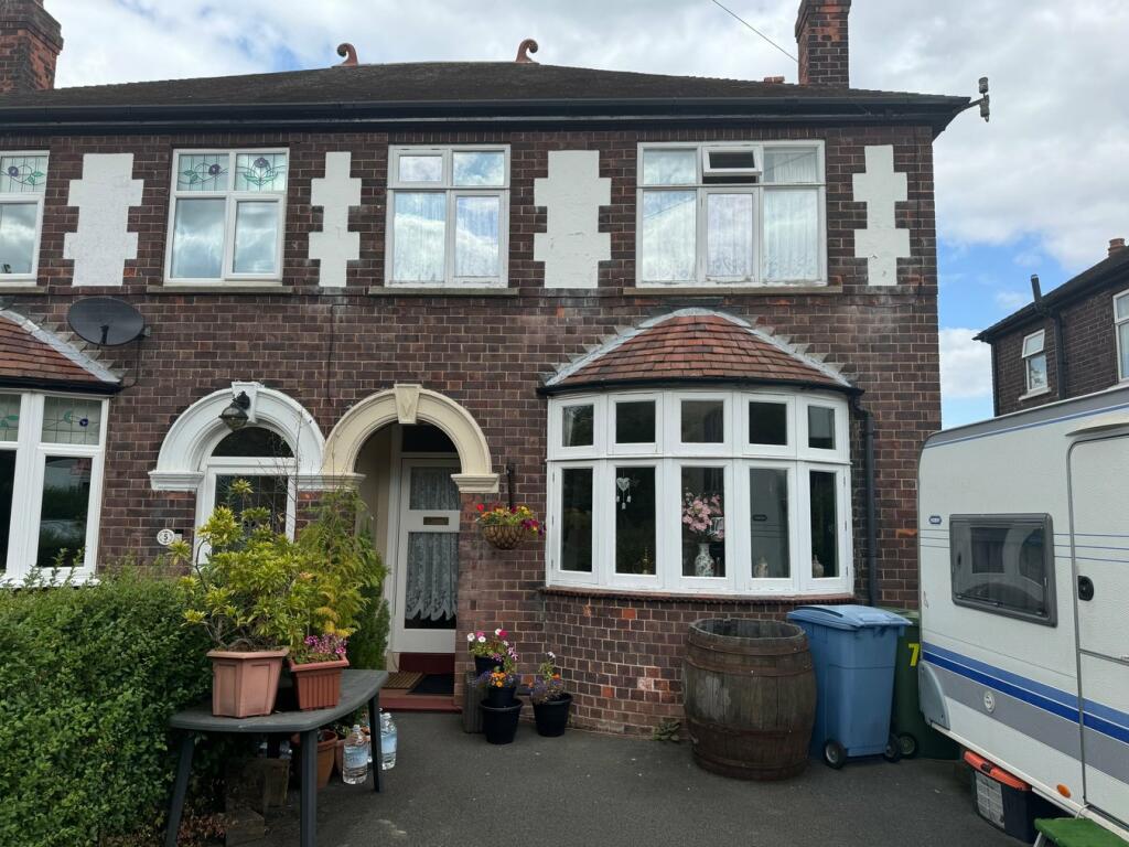3 bedroom semi-detached house for sale in Welham Road, Retford, DN22