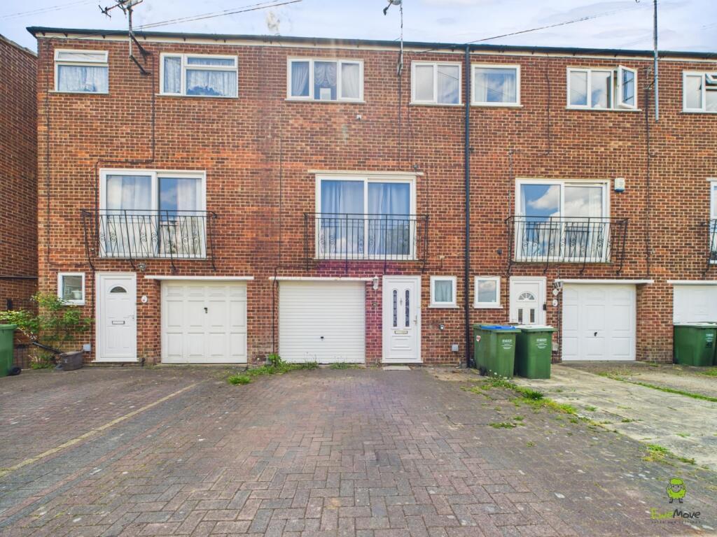 4 bedroom town house for sale in Regent Square, Belvedere, Kent, DA17