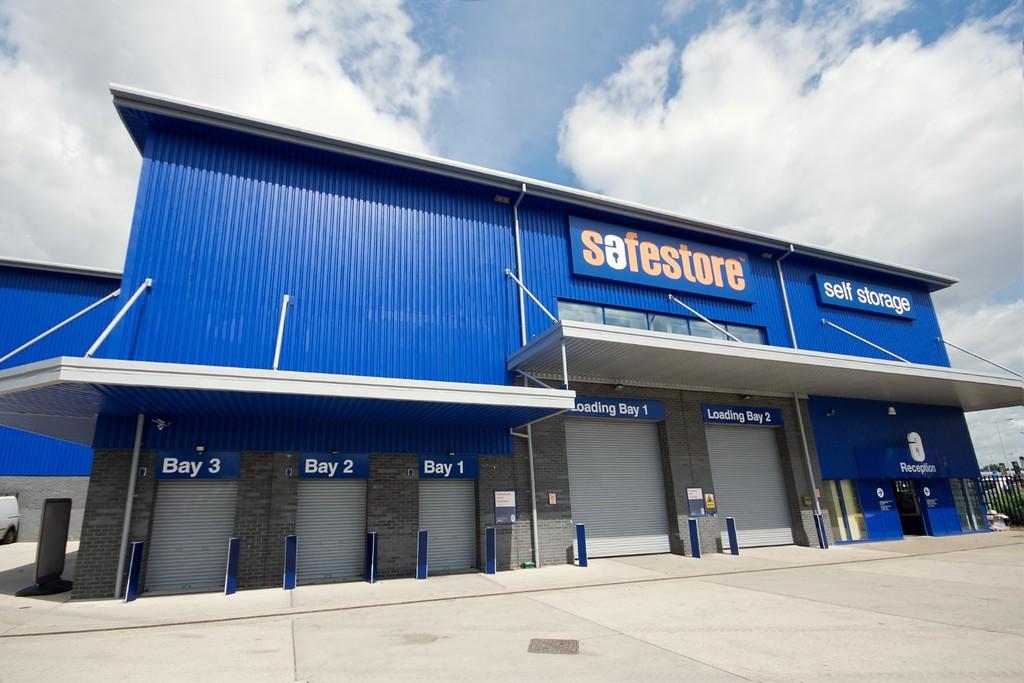 Storage facility to lease in Safestore Self Storage, Shadbolt Avenue ...