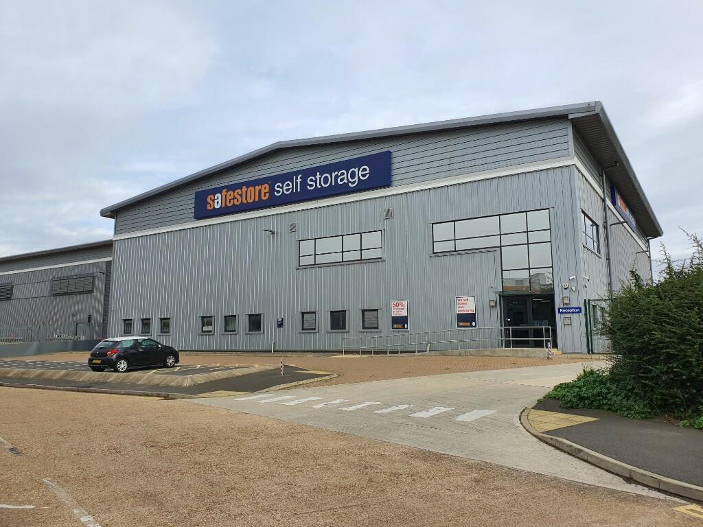 Storage facility to lease in Safestore Self Storage, Parkway Trading ...