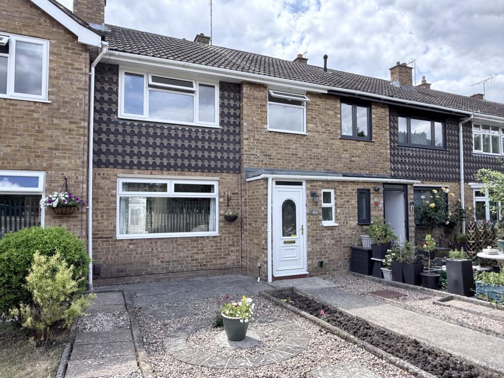 3 bedroom terraced house for sale in Gays Place, Upper Stratton ...