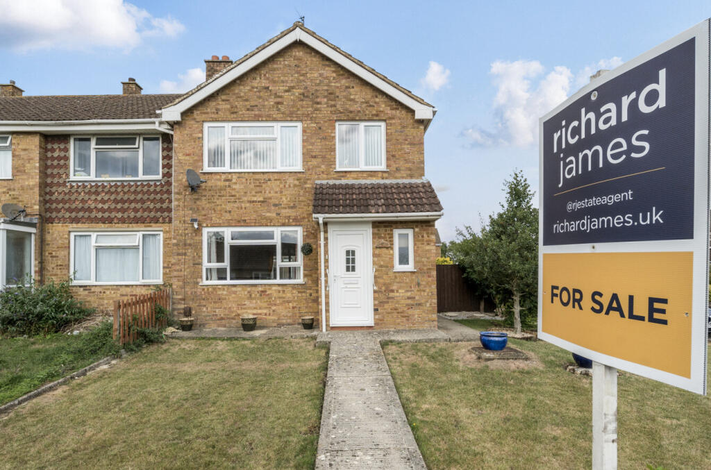 3 bedroom terraced house for sale in Gays Place, Upper Stratton ...