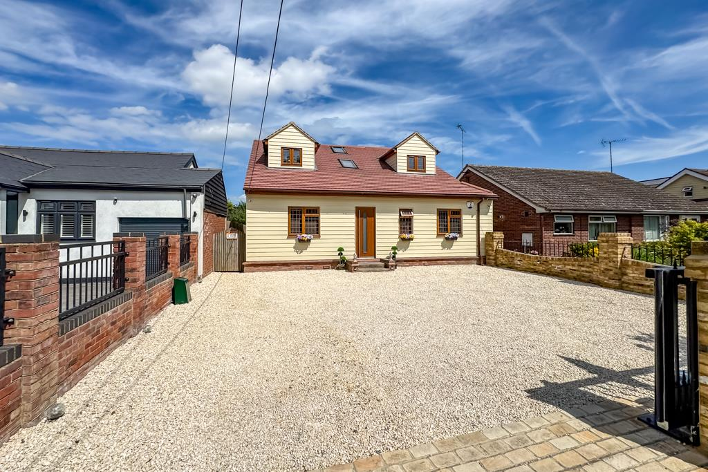5 bedroom detached house for sale in Ashingdon Road, Rochford, SS4