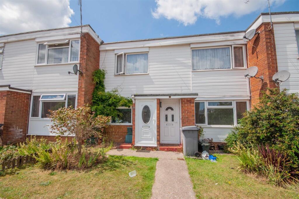 2 bedroom maisonette for sale in Tamar Rise, Springfield, Chelmsford, CM1