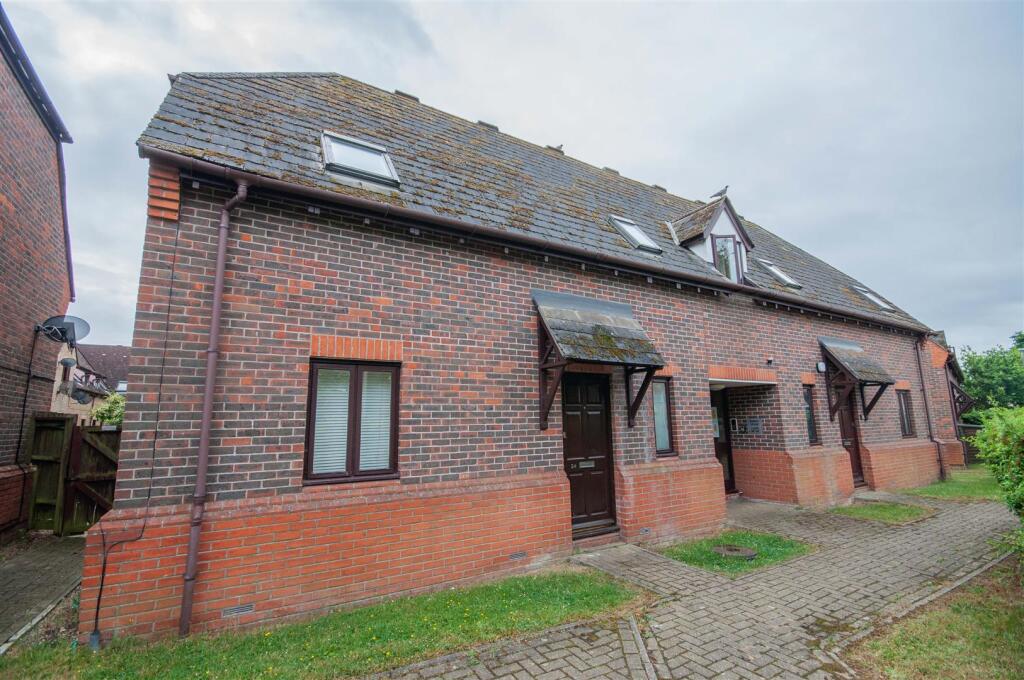 1 bedroom apartment for sale in Canvey Walk, Springfield, Chelmsford, CM1