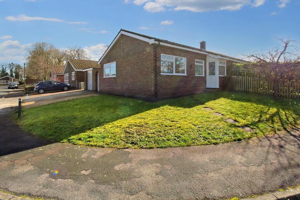 3 bedroom detached bungalow for sale in Cornfield Avenue, Lakenheath, IP27