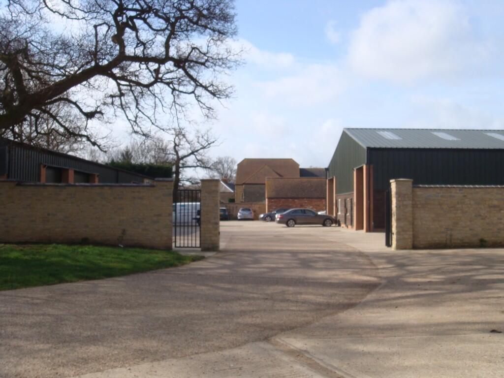 Storage facility to lease in Park Farm, Tyringham, MK16