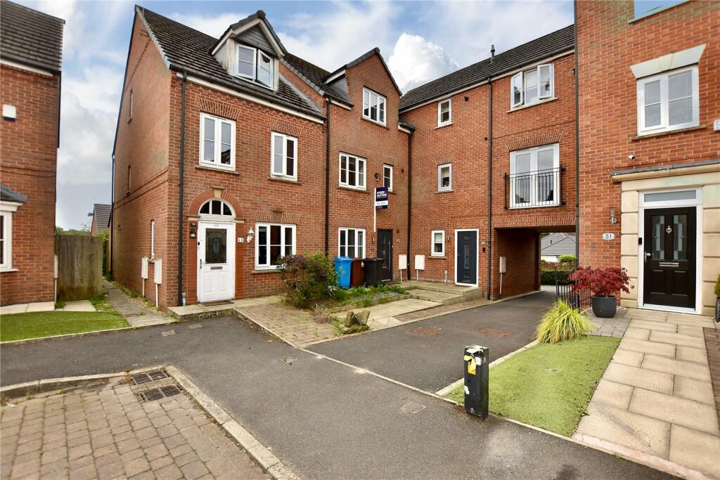 4 bedroom town house for sale in Windmill Close, Royton, Oldham ...