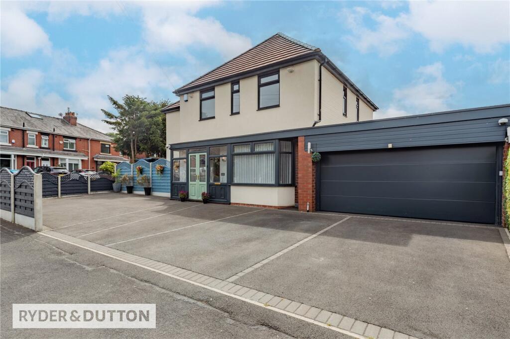 4 bedroom detached house for sale in Edward Road, Shaw, Oldham, Greater Manchester, OL2