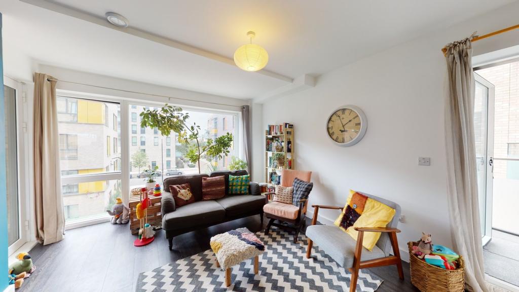 2 bedroom apartment for sale in Peartree Way, Greenwich, London, SE10