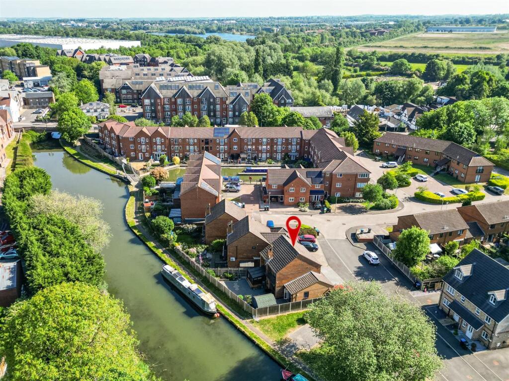 3 bedroom house for sale in Penn Road, Bletchley, Milton Keynes, MK2