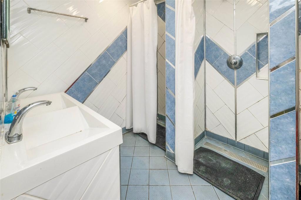 7 bedroom end of terrace house for sale in Falkner Square, Liverpool ...