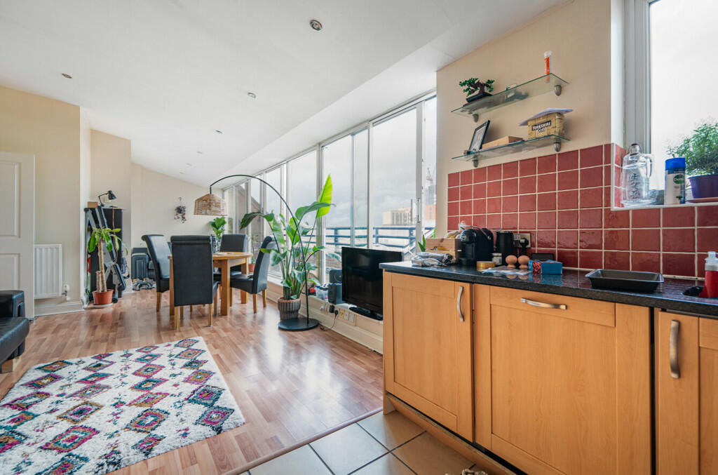 2 bedroom apartment for sale in Cheapside, Reading, Berkshire, RG1