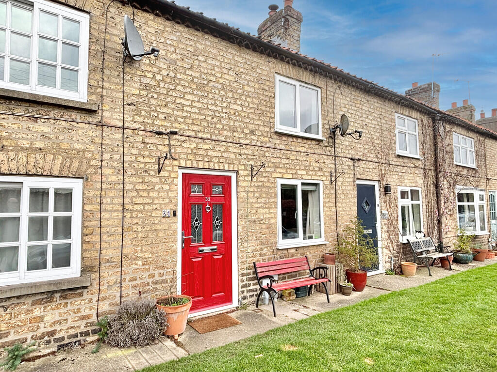 2 bedroom terraced house for sale in Howl Lane, Hutton, YO25