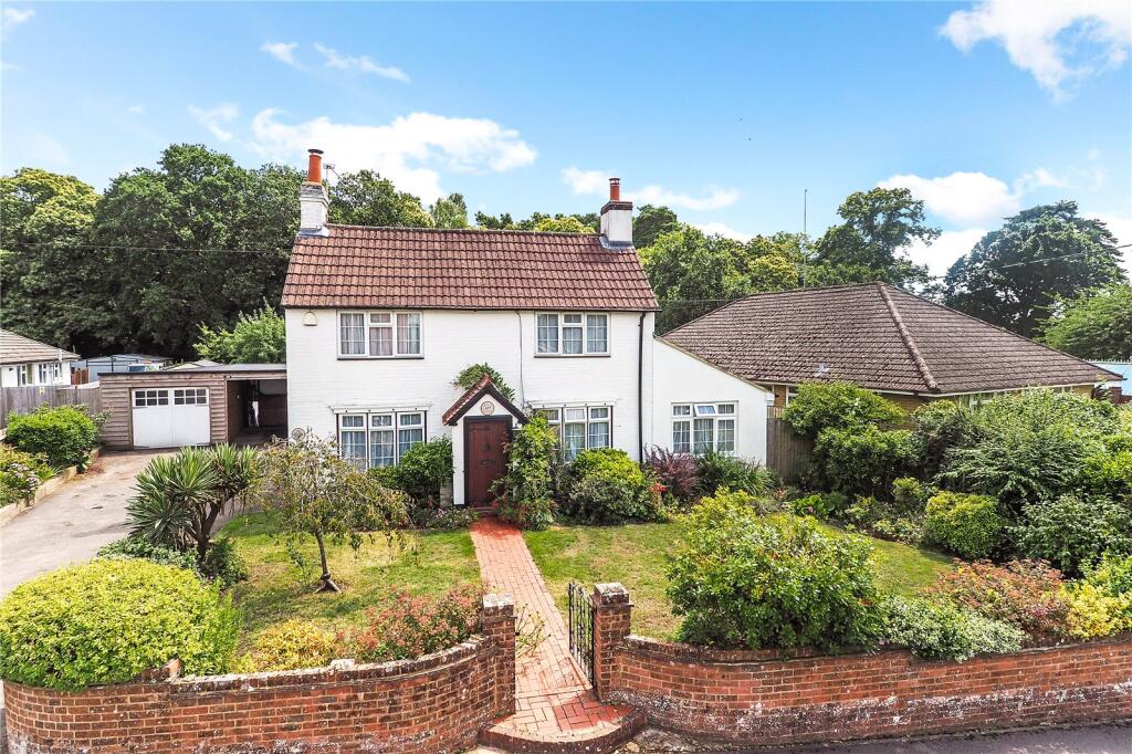 4 bedroom detached house for sale in Forest Road, Whitehill, Bordon ...