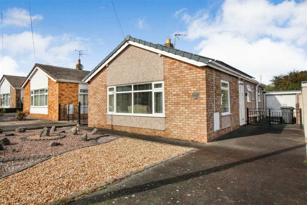 2 bedroom detached bungalow for sale in Lon Ffawydd, Abergele, LL22 7DU ...