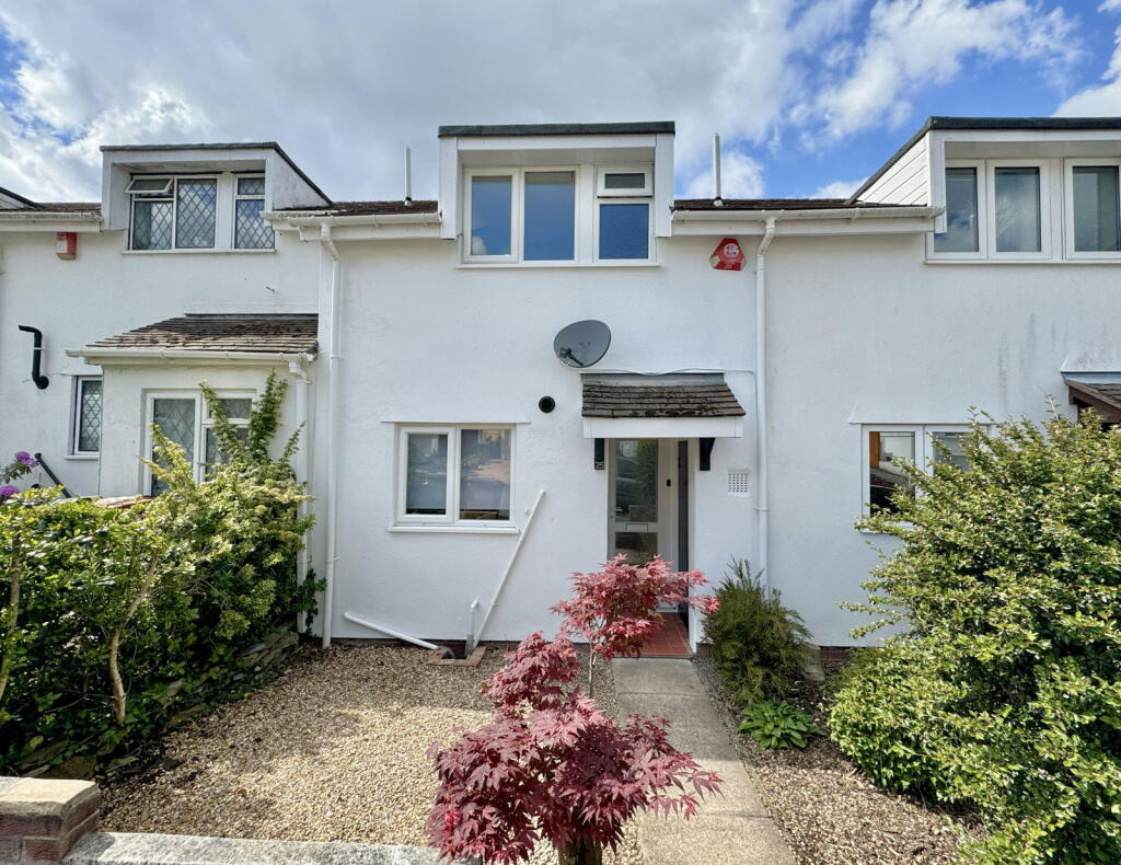 2 bedroom terraced house for sale in Lake View Close, Holly Park ...