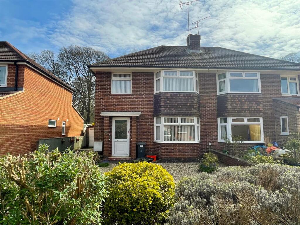 3 bedroom house for sale in Birdbrook Road, Upper Stratton, Swindon, SN2