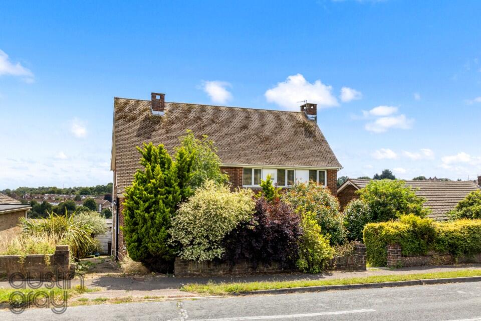 5 bedroom detached house for sale in Windmill Drive, BN1