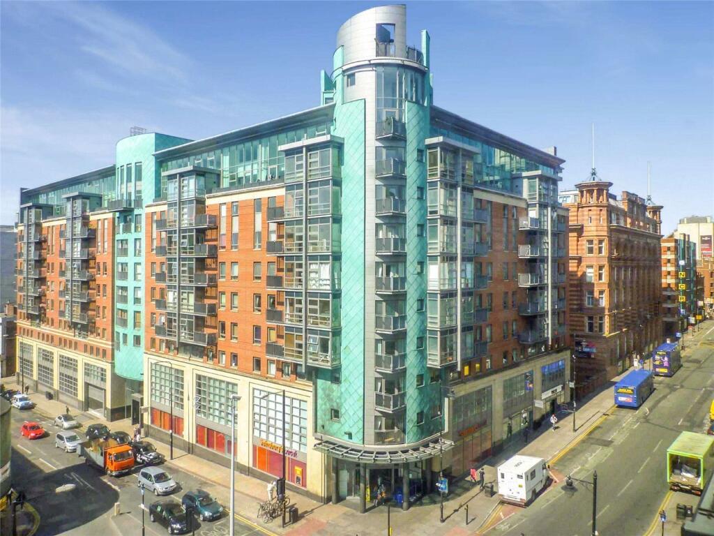 2 bedroom flat for sale in W3, Southern Gateway, Manchester City Centre, M1